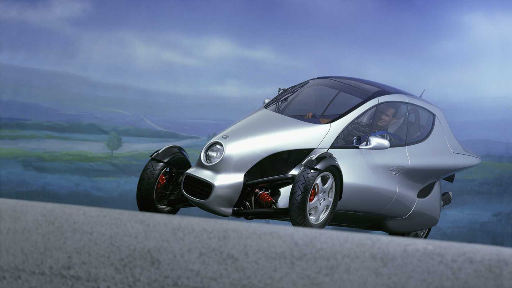 Mercedes-Benz F400 Carving: Weird Concept with Pioneering Technology