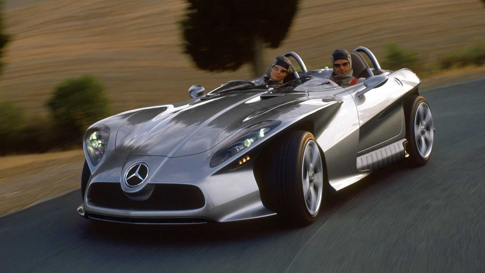 Mercedes-Benz F400 Carving: Weird Concept with Pioneering Technology