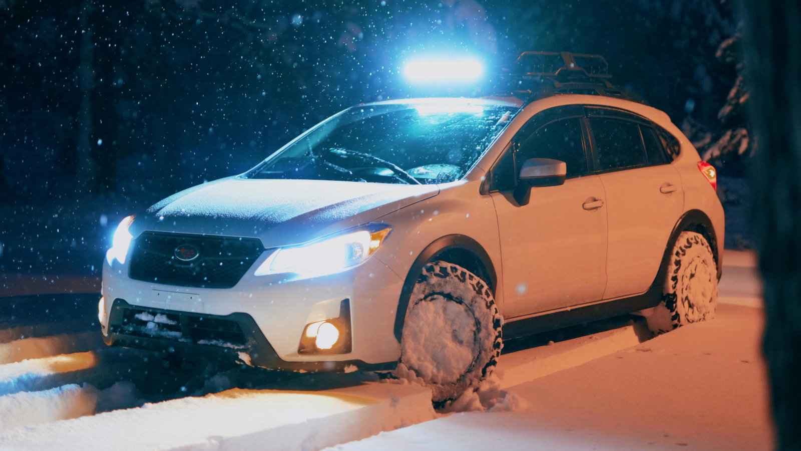 Winter Car Emergency Kit Essentials: The Gear You Should Always Have