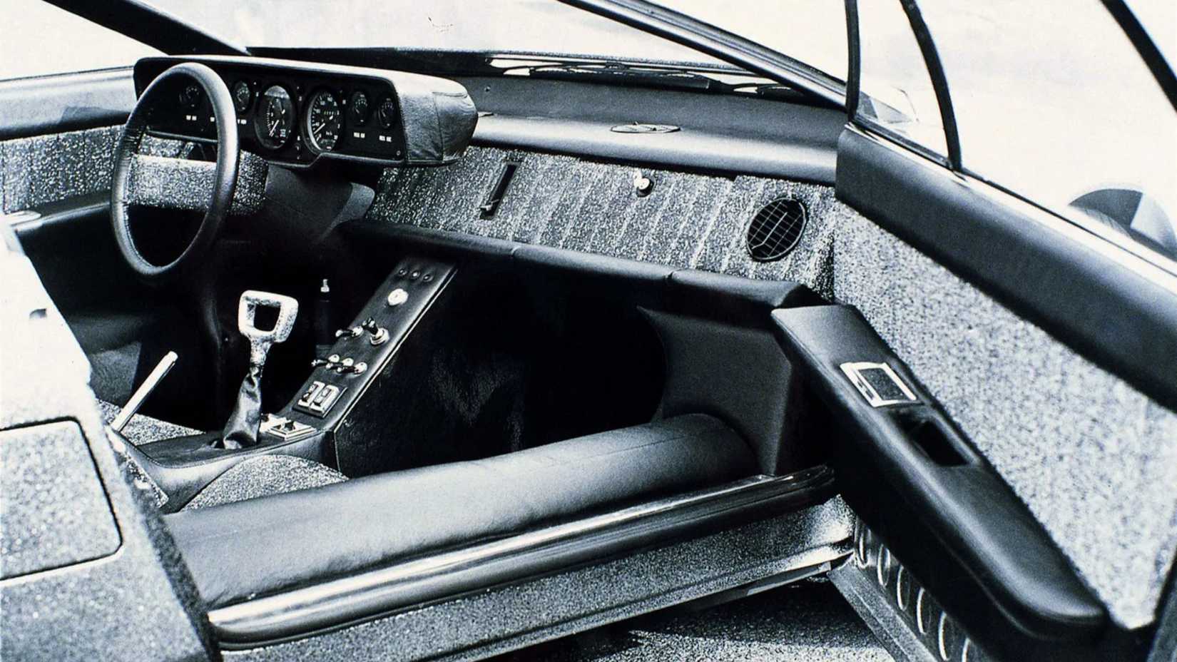 The Iguana Is A Mid-Engine Alfa Romeo That Weighs Less Than A Miata