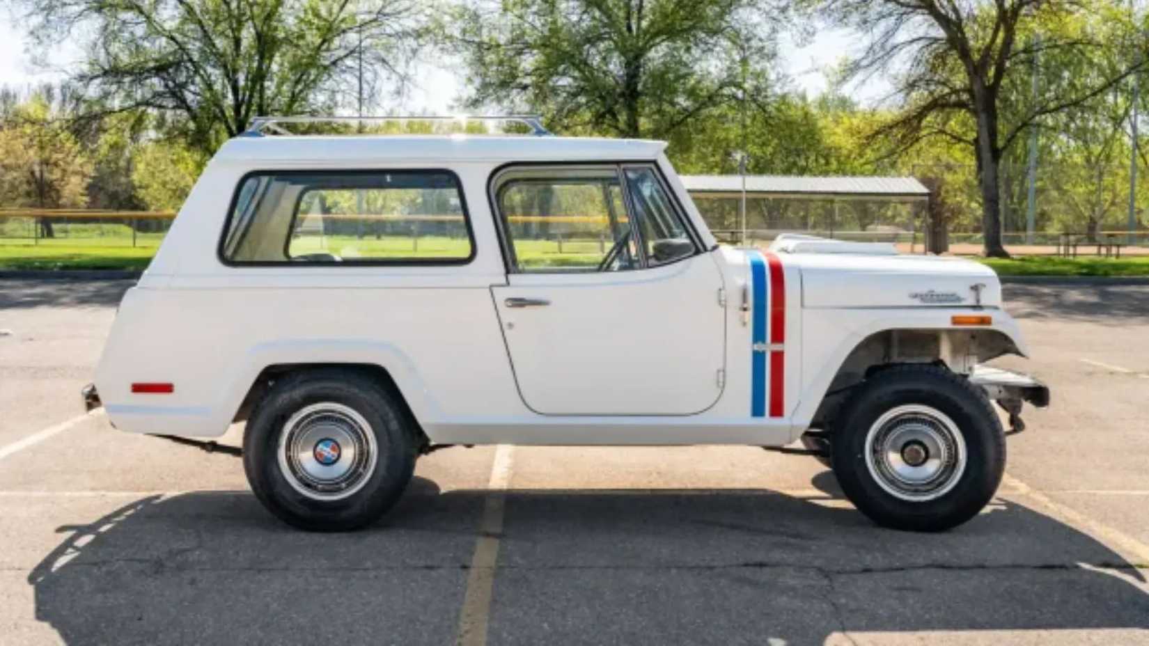 The Jeep Hurst Jeepster Commando Was The Brand's First Performance SUV