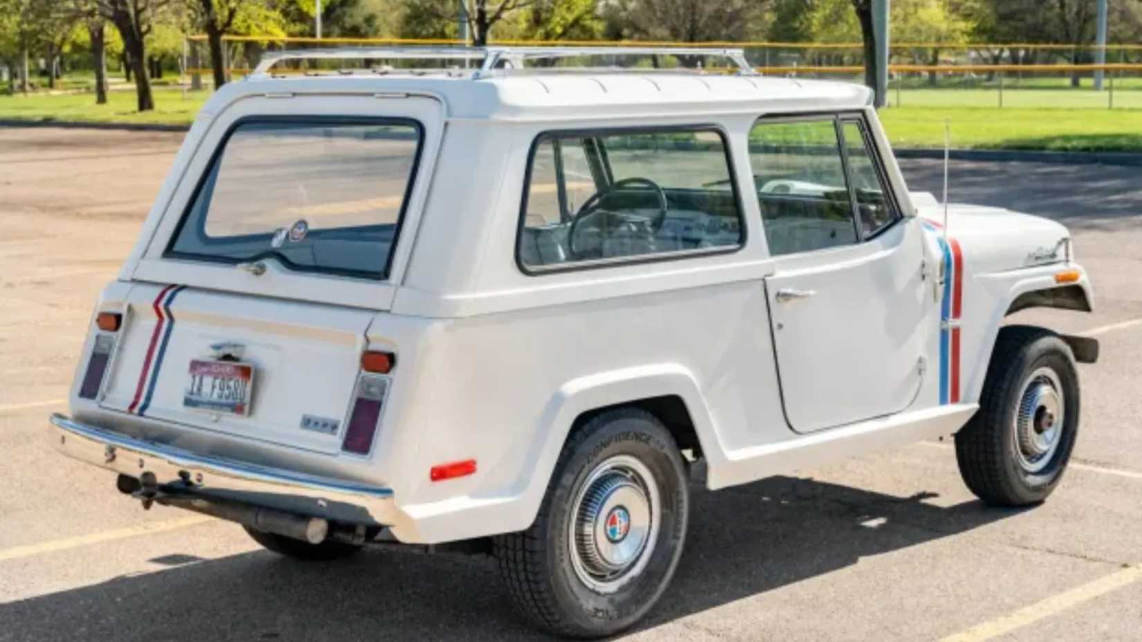 The Jeep Hurst Jeepster Commando Was The Brand's First Performance SUV