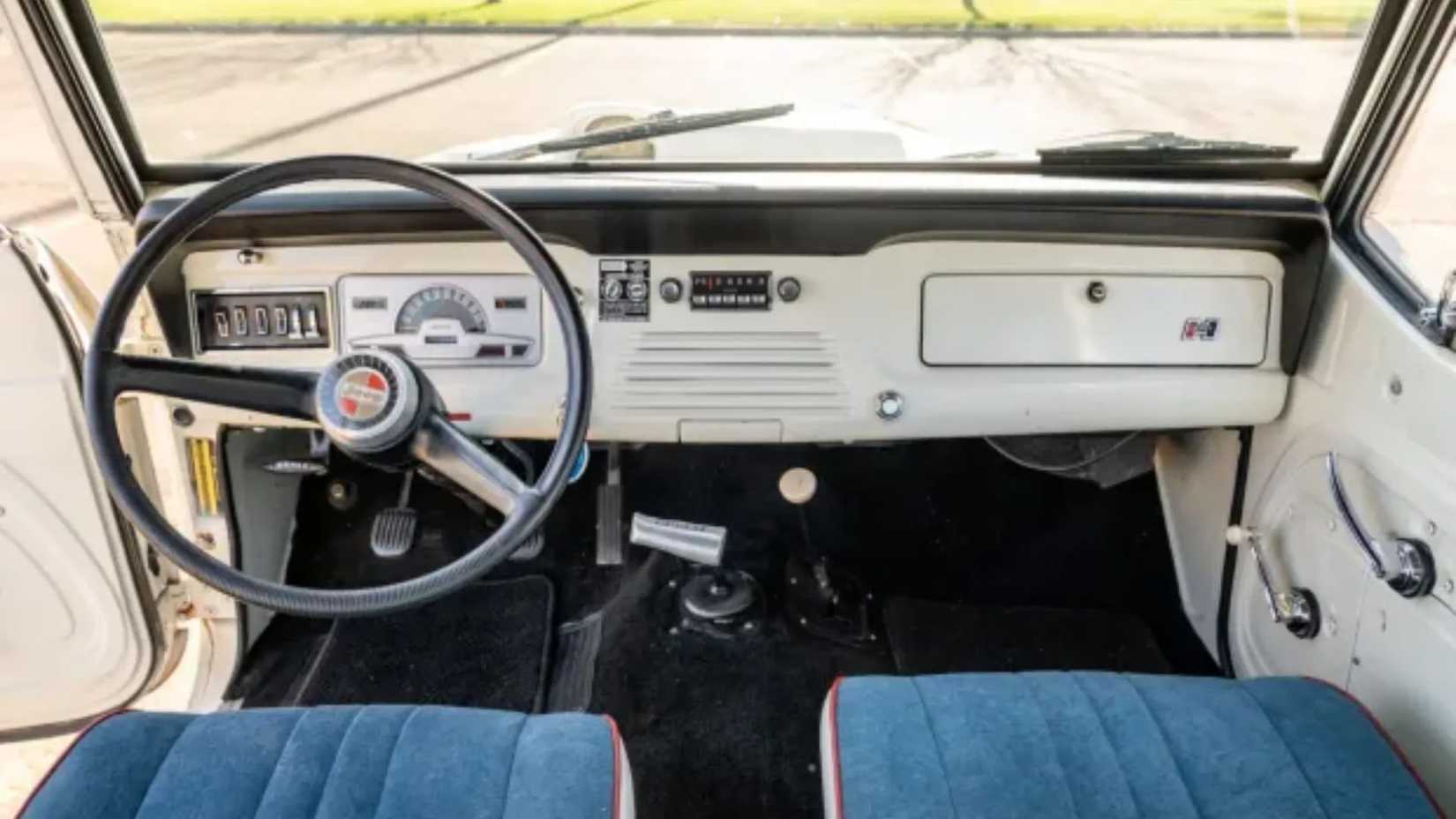 The Jeep Hurst Jeepster Commando Was The Brand's First Performance SUV