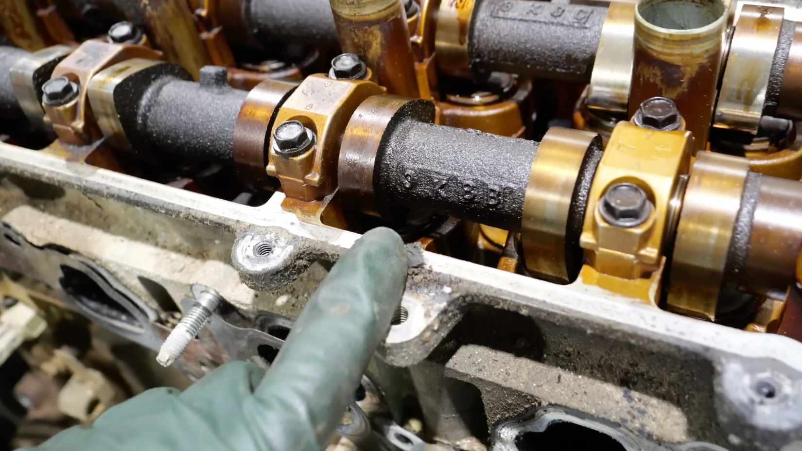 This 343K-Mile Toyota Land Cruiser Engine Teardown Proves Old Is Gold