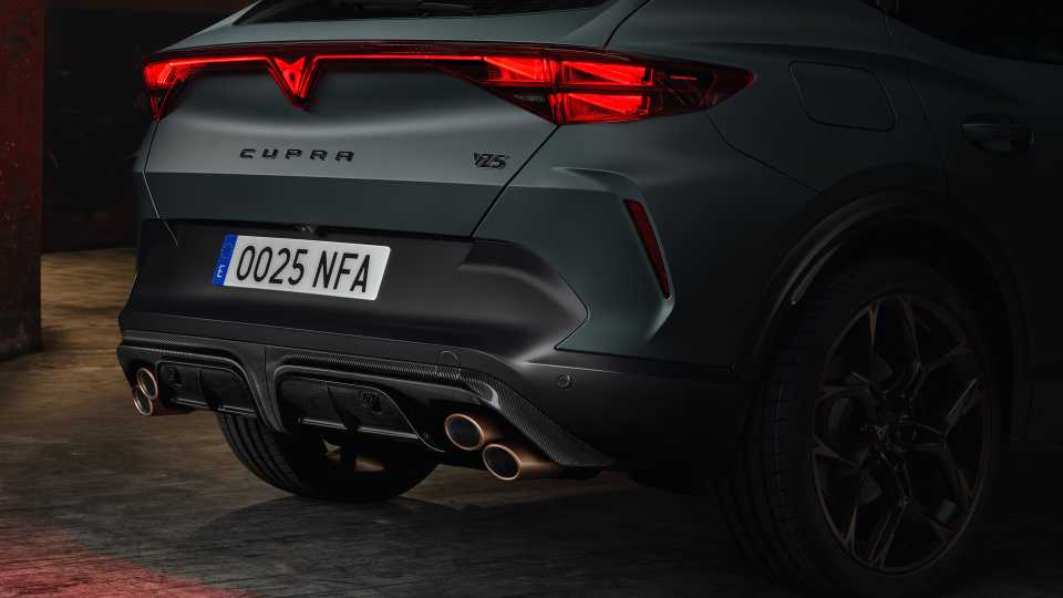 2026 Cupra Formentor VZ5 Debuts: 385 HP From Audi Turbo 5-Cylinder Engine