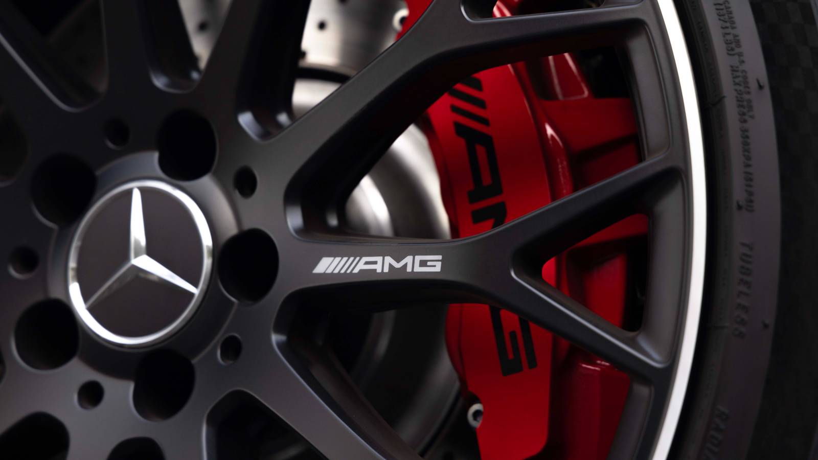 10 Turbocharged Four-Bangers That Beat V8s In Drag Races