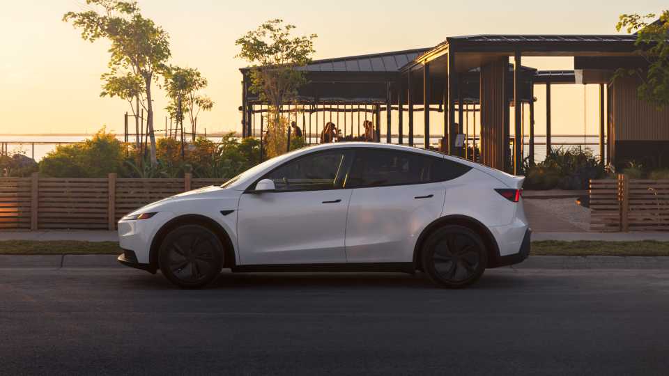 2026 Tesla Model Y Pricing, Photos & Specs