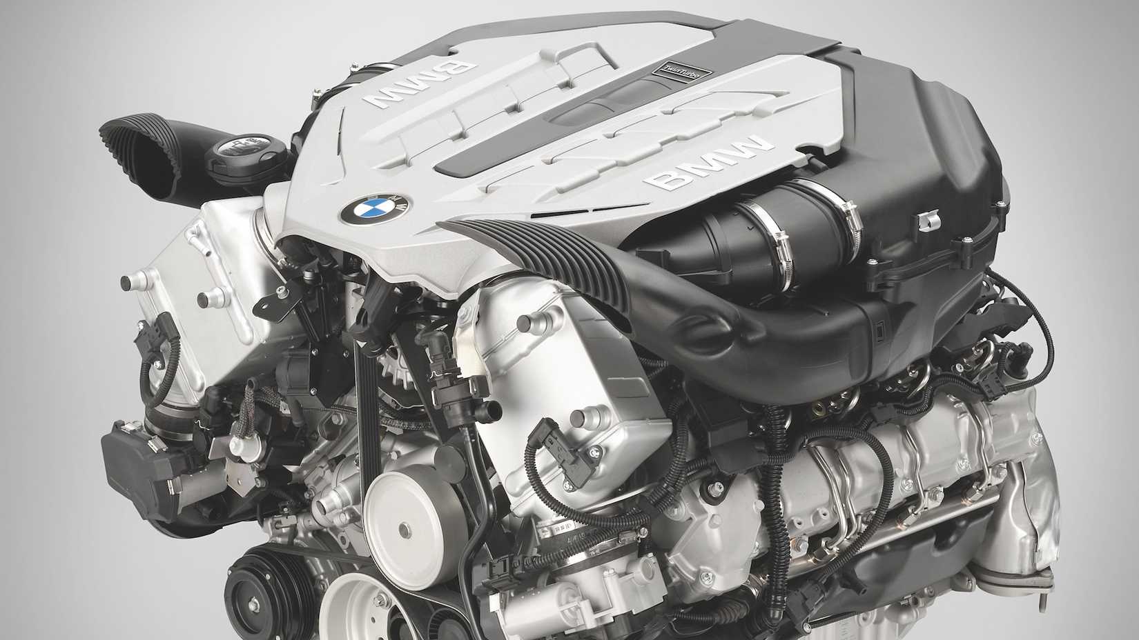 2008 BMW X6 xDrive50i: The First SUV with a Hot-Vee V8 Engine