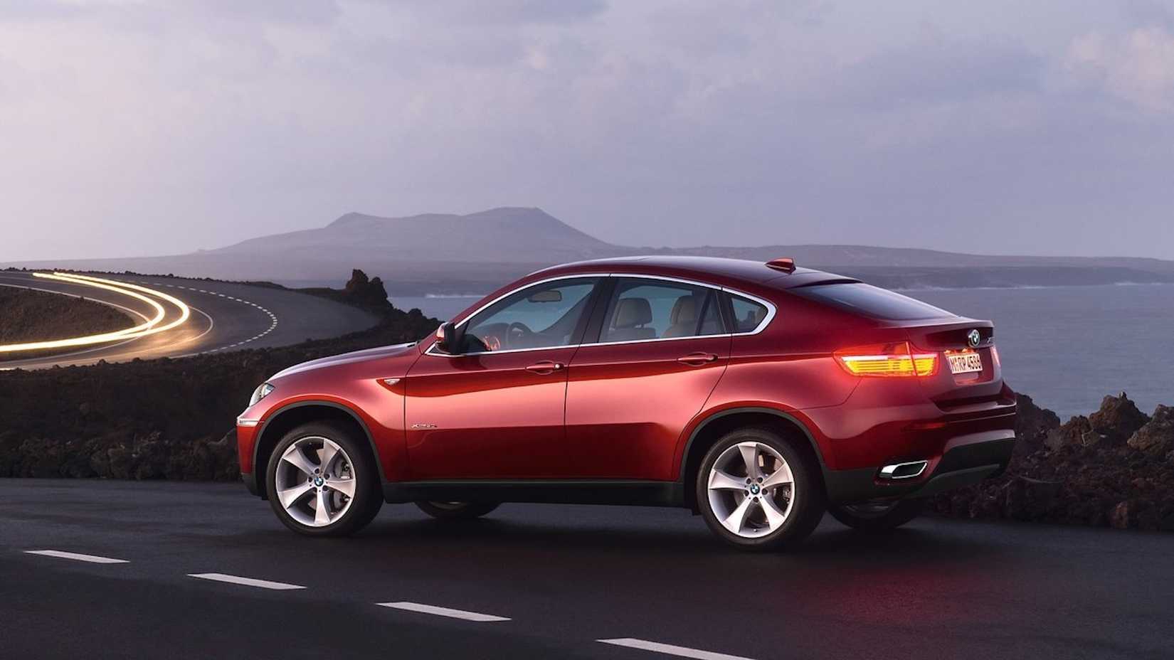 2008 BMW X6 xDrive50i: The First SUV with a Hot-Vee V8 Engine