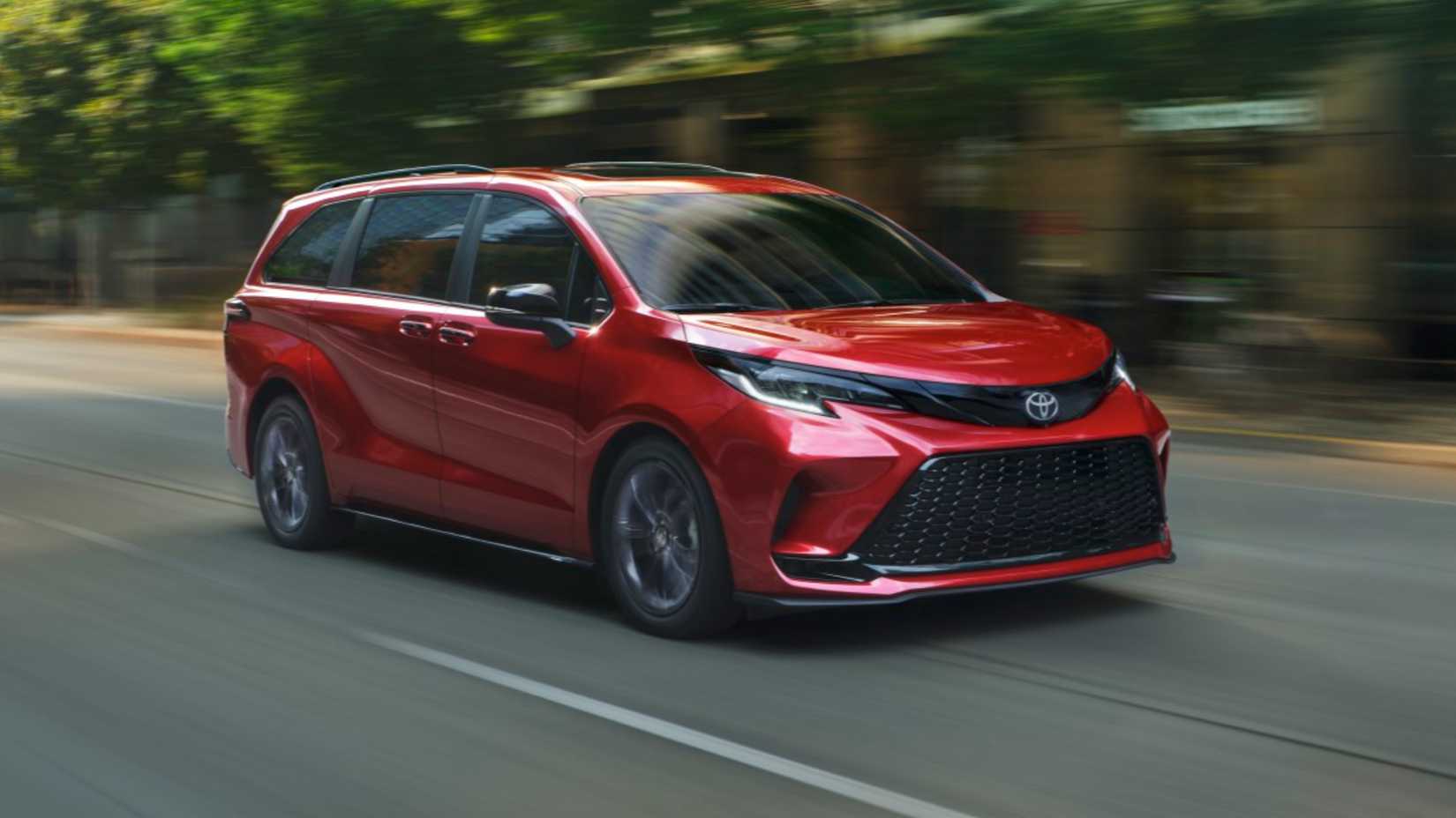 Why Toyota's 2.5L Hybrid Engine Outlasts Most Gas Engines In Daily Drivers