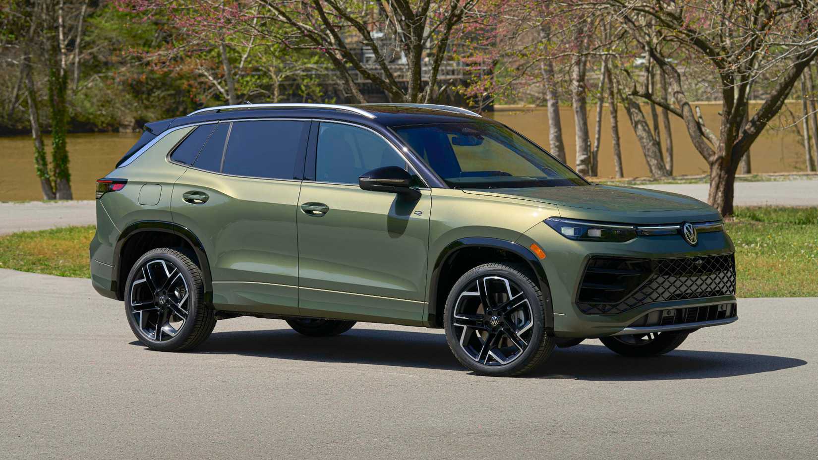 VW Tiguan: Comprehensive Overview Across Generations