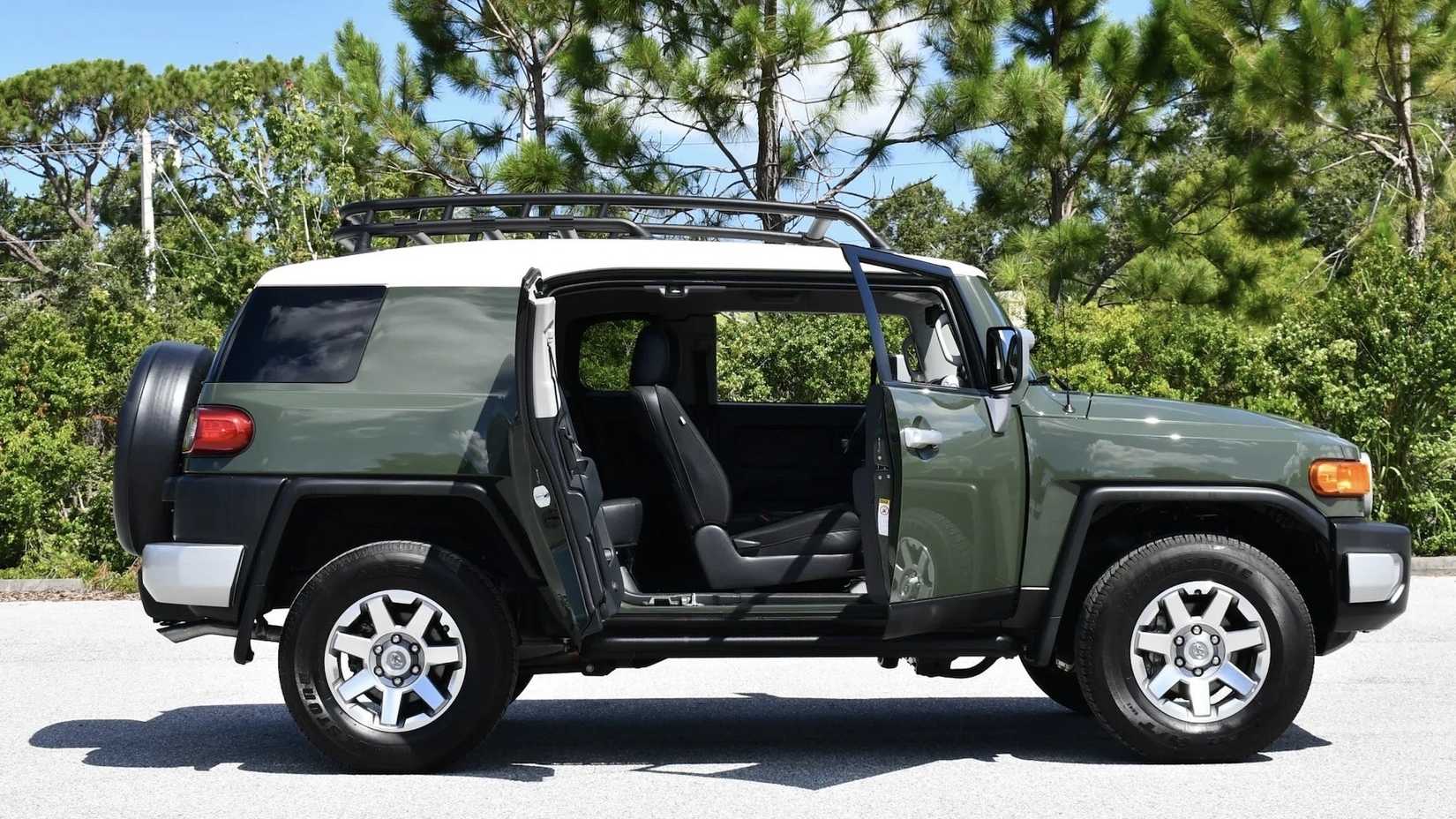 10 Biggest Differences Between The Old And New Toyota FJ Cruiser
