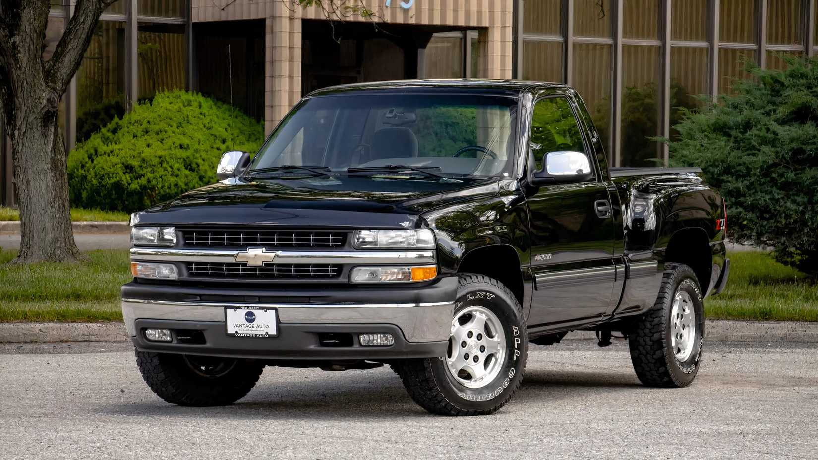 What to Know About GM's Last V8-Powered Trucks With Manual Transmissions