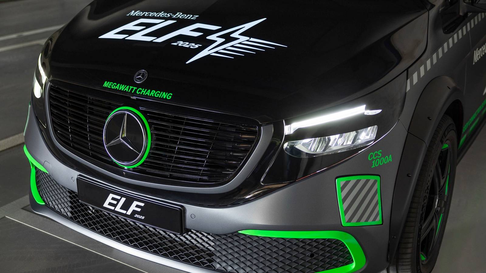 Mercedes Experimental-Lade-Fahrzeug (ELF) Tests The Limits Of EV ...