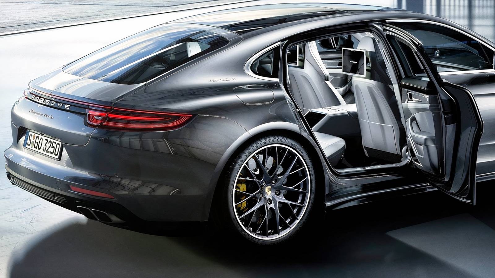 The Porsche Panamera Executive Was A Luxury Sedan For Folks Looking To ...
