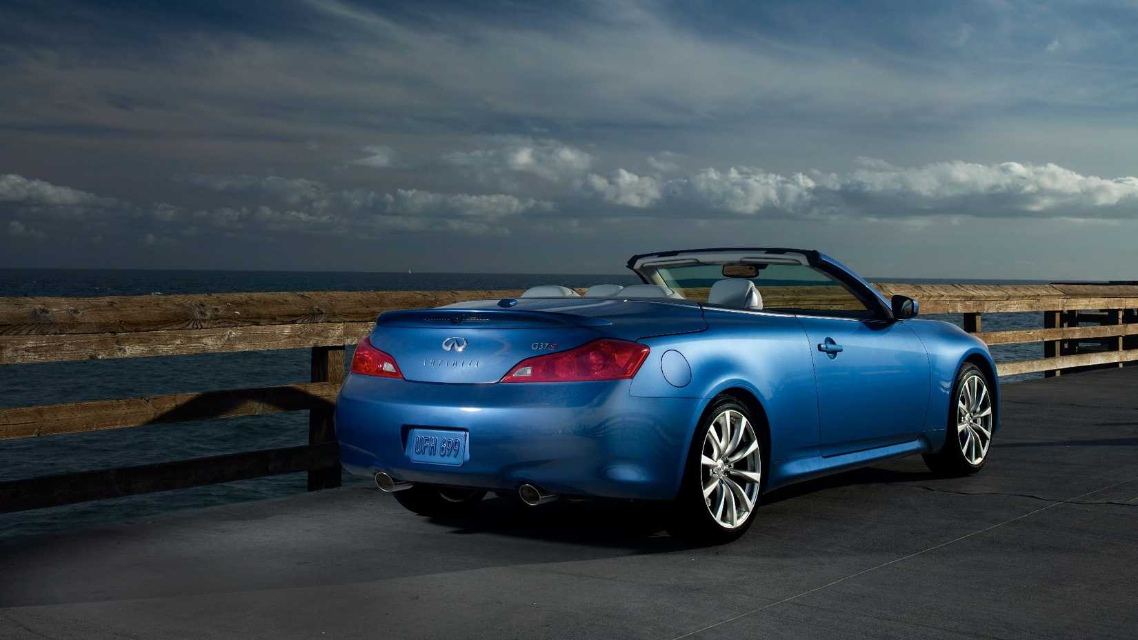 Infiniti's G37 is The Quickest Reliable Car You Can Buy On A $10K Budget