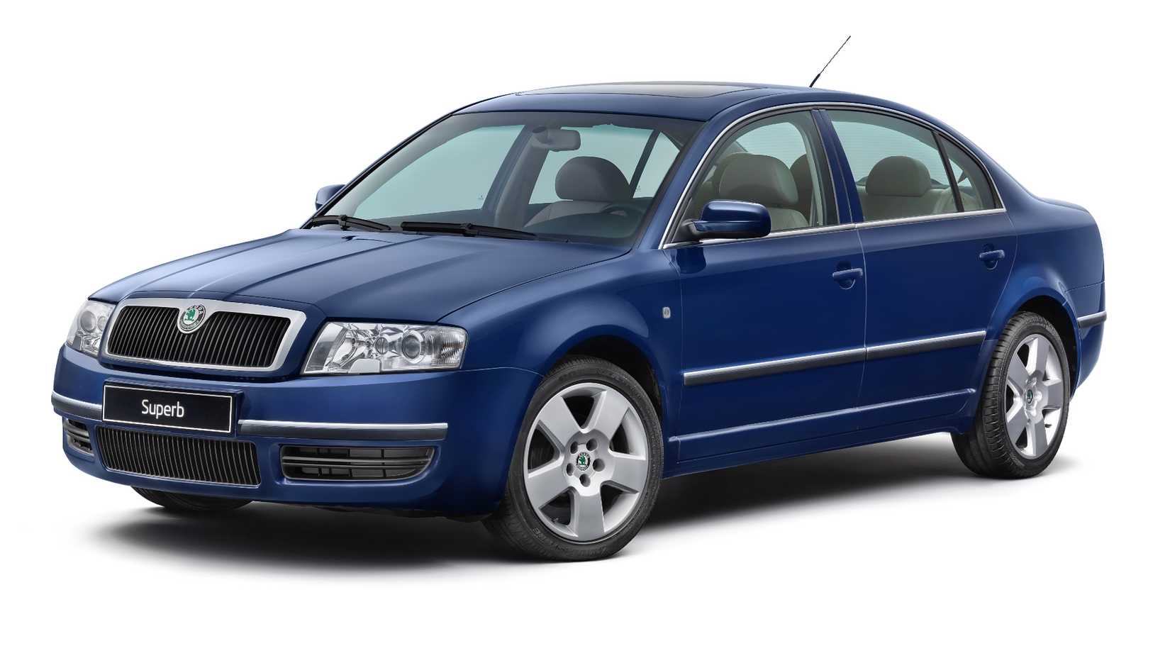 The Skoda Superb Debuted The Built-In Umbrella One Year Before Rolls-Royce