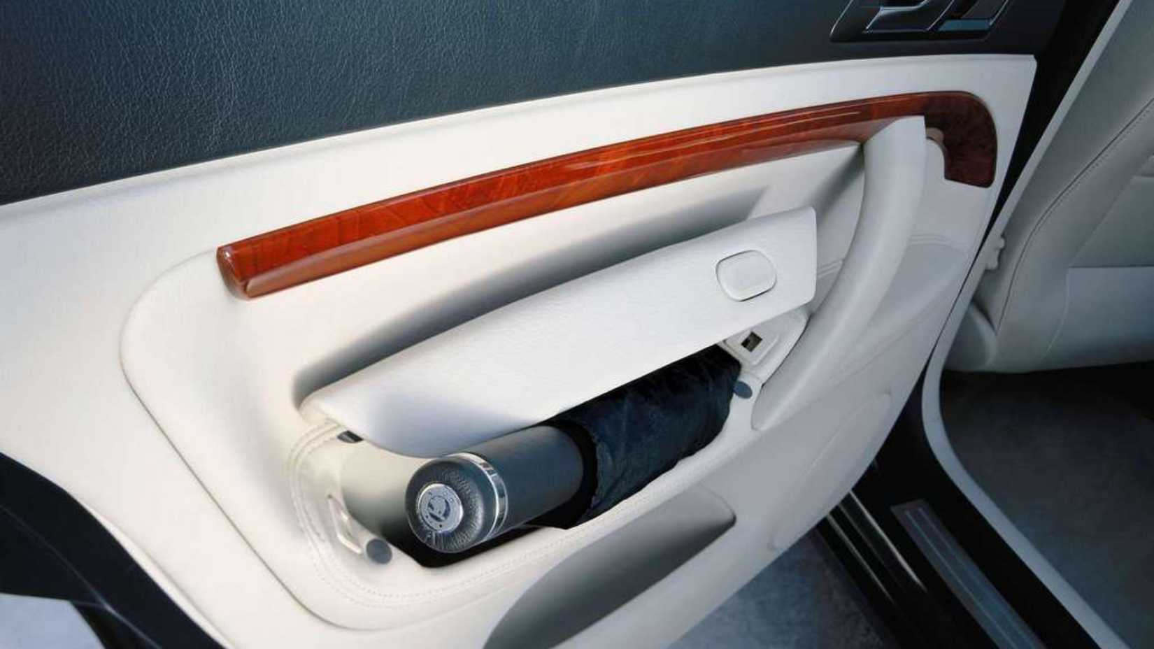 The Skoda Superb Debuted The Built-In Umbrella One Year Before Rolls-Royce