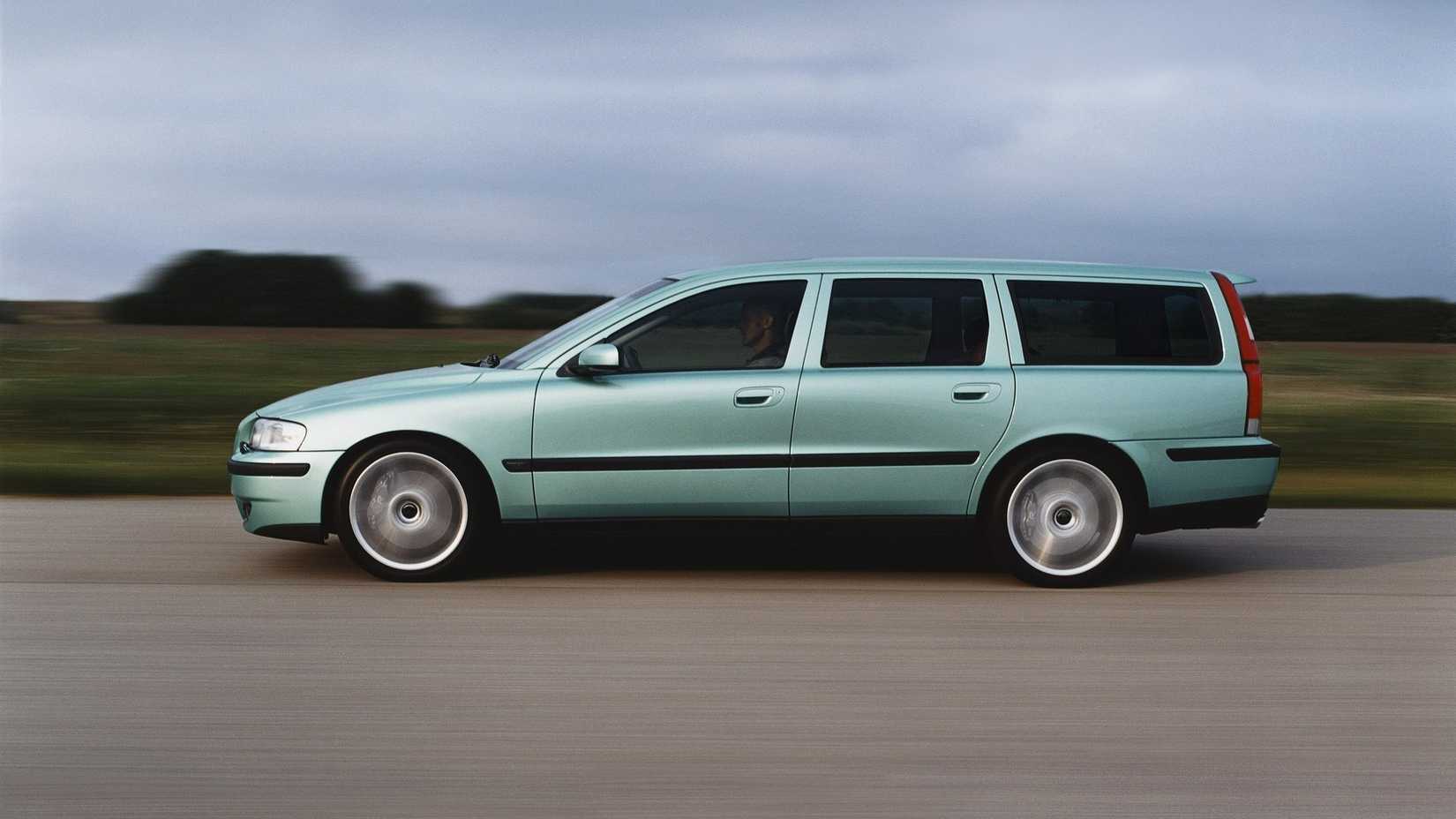 Stunning 2003 Volvo V70 R Photosnull