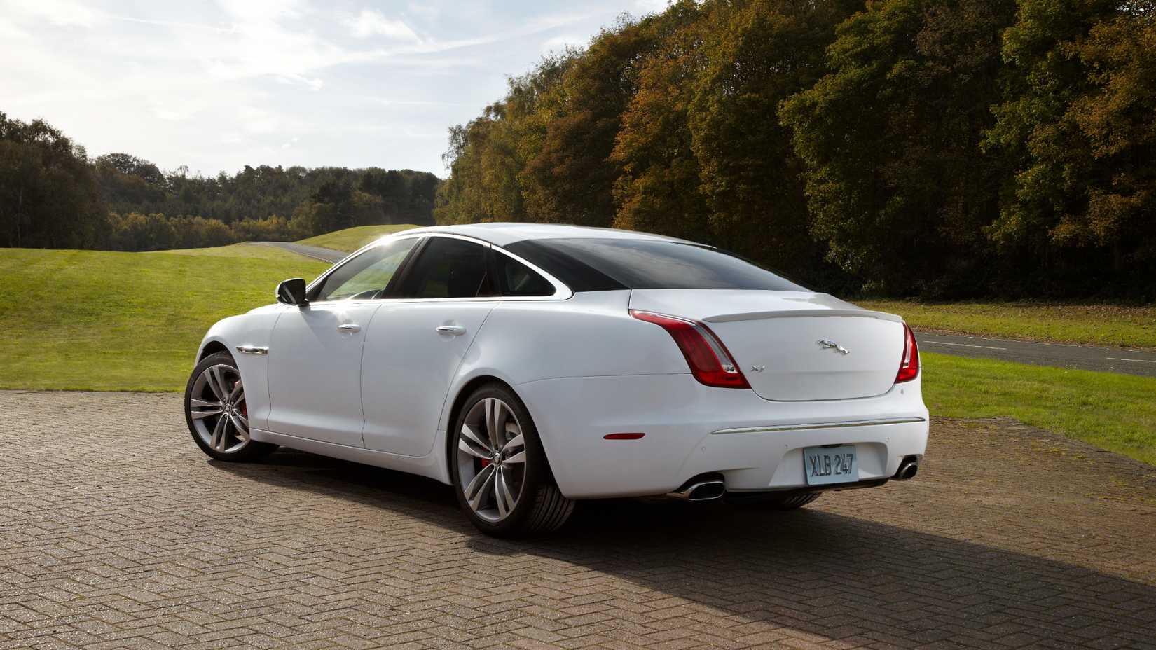 This Supercharged Jaguar Sedan Offers S-Class Luxury And A 500-HP At A ...