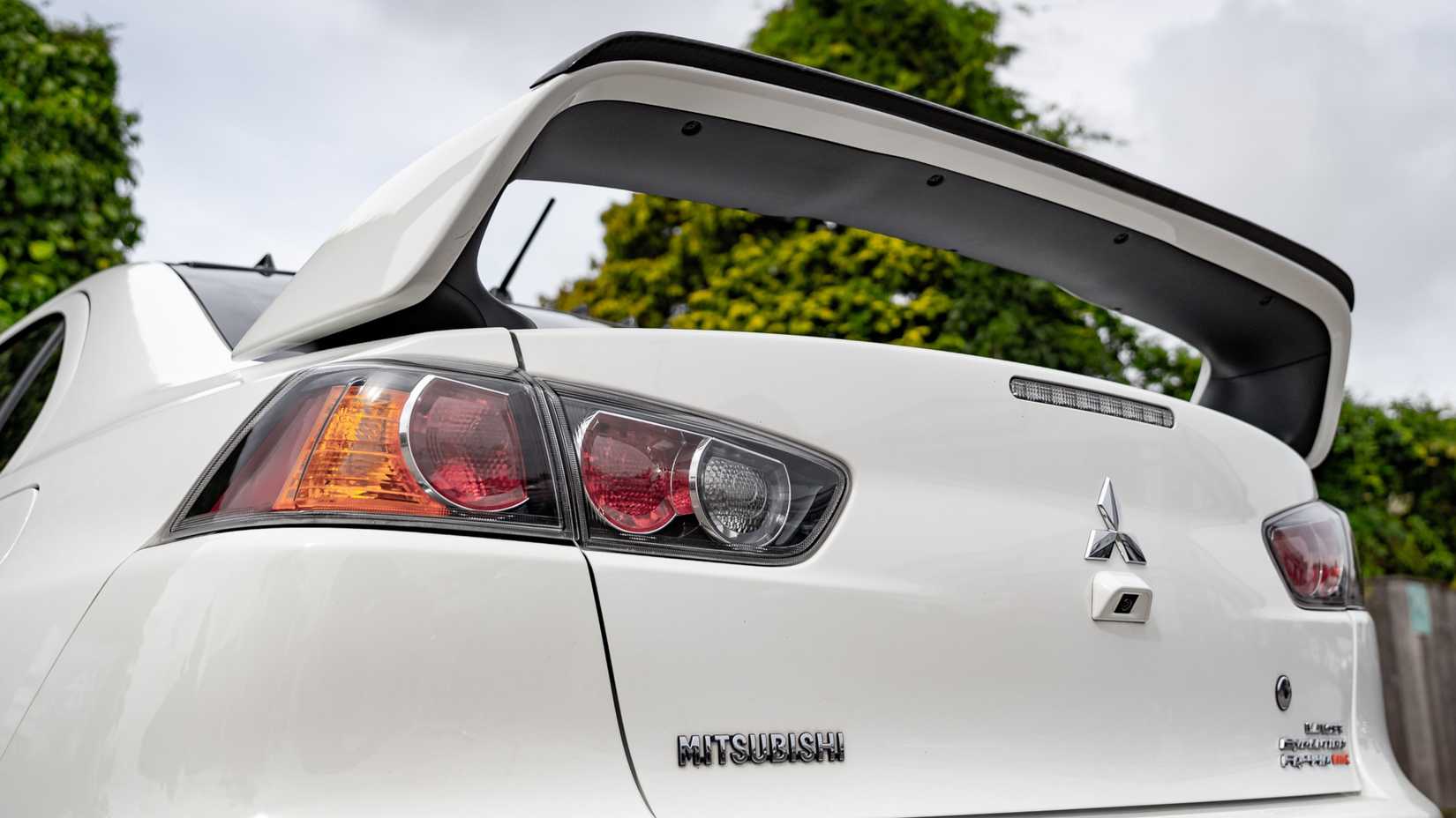 Mitsubishi, Chrysler, And Hyundai Proved That Four Cylinder Can Beat Eight