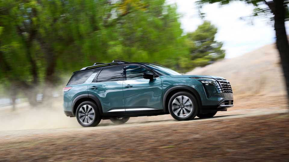 2026 Nissan Pathfinder Debuts With A Fresh Face, Big New Screen