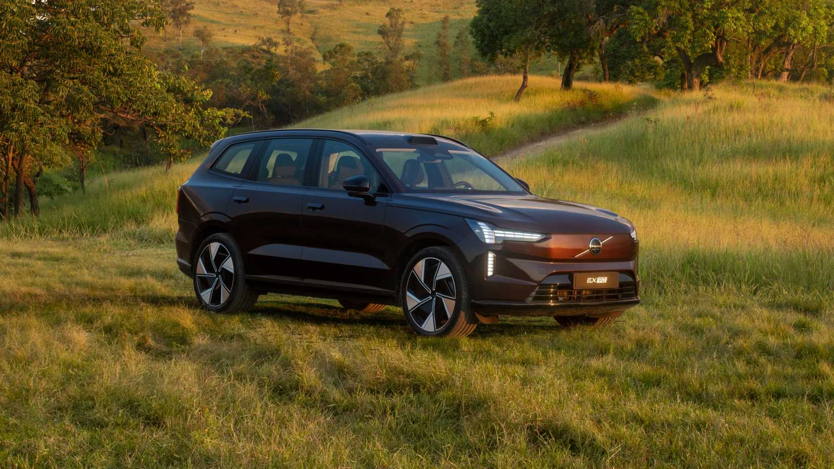 Volvo Reveals Amazing Range For Electric EX60