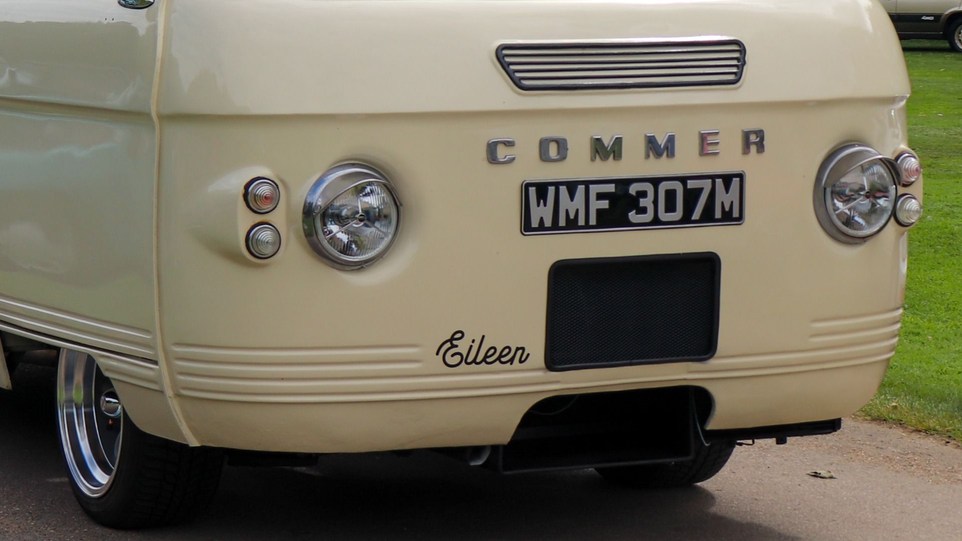 dodge commer van