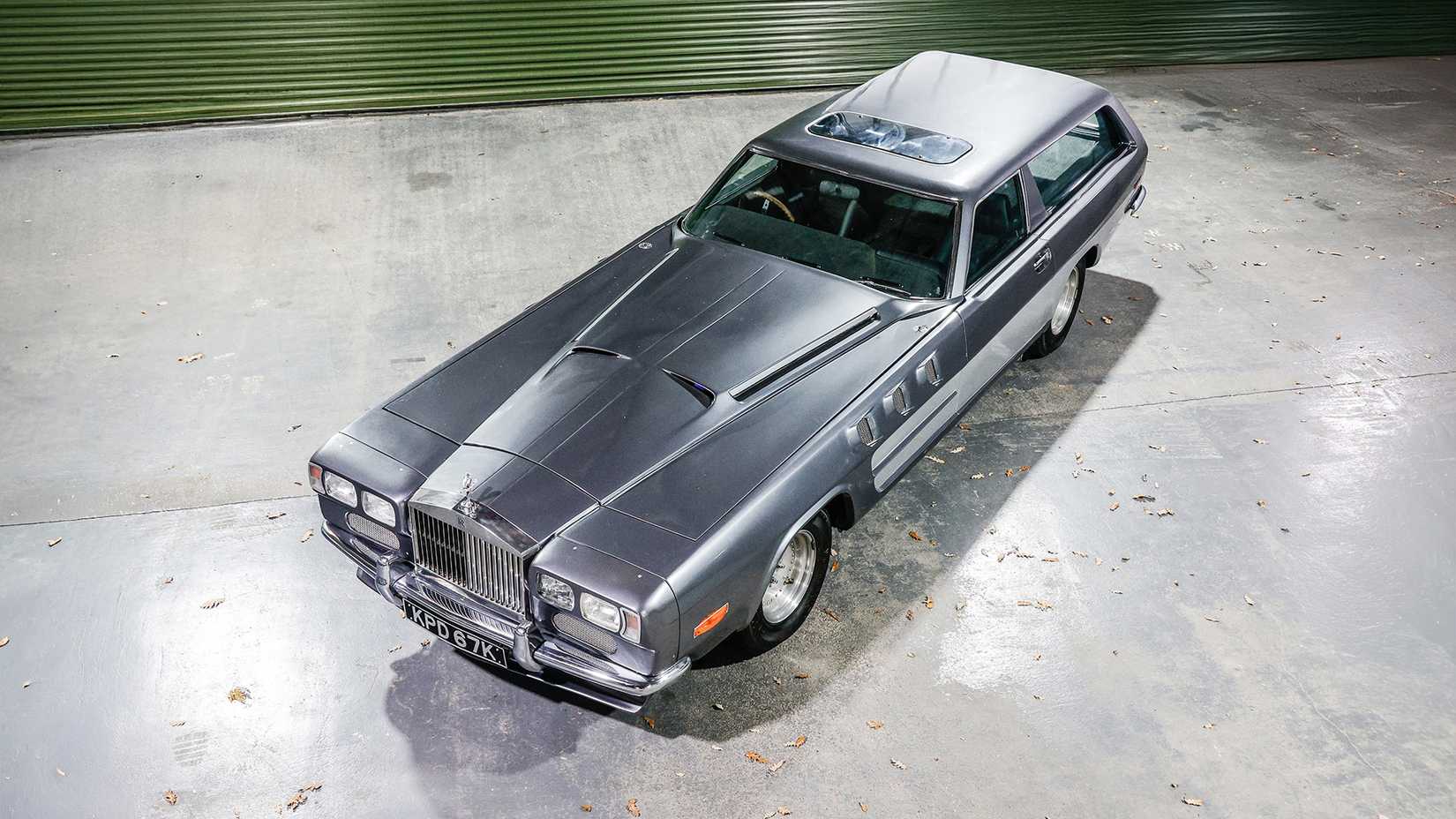 Custom 'Rolls-Royce' Has 27-Liter V12 Engine And A Nose Long Enough To Fit It