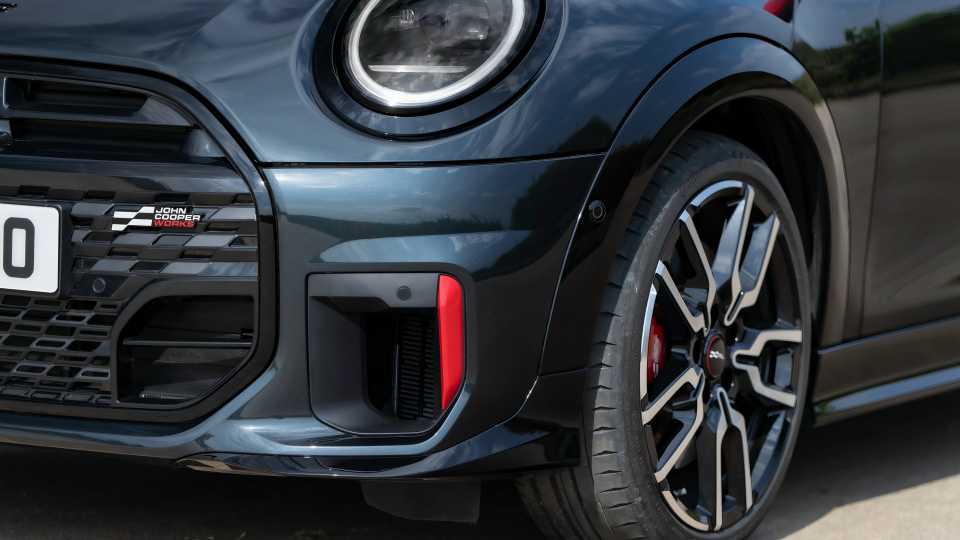 2025 Mini Cooper Hardtop Pricing, Photos & Specs
