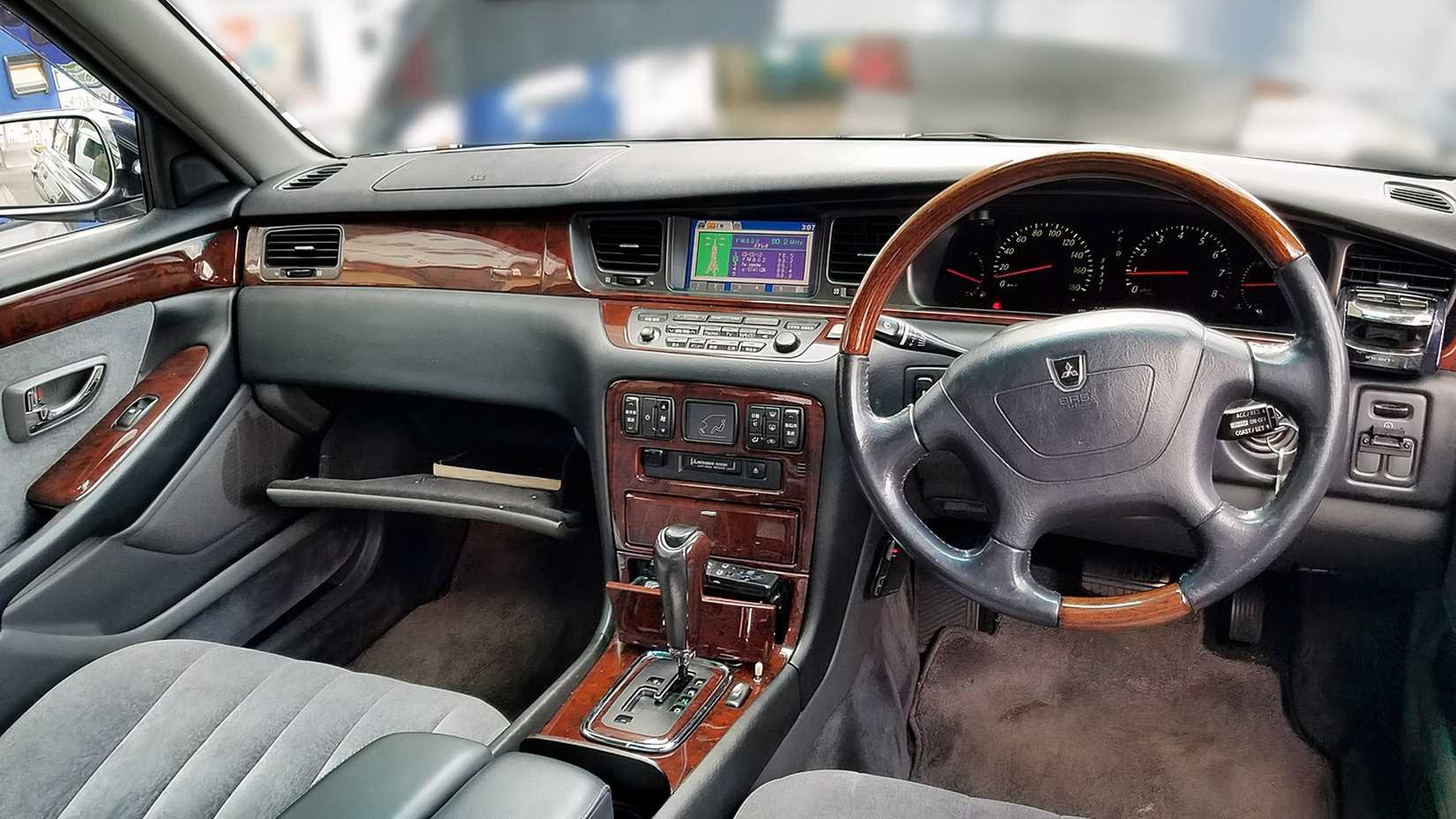 Mitsubishi Once Tried To Take On The Toyota Century With A V8-Powered ...