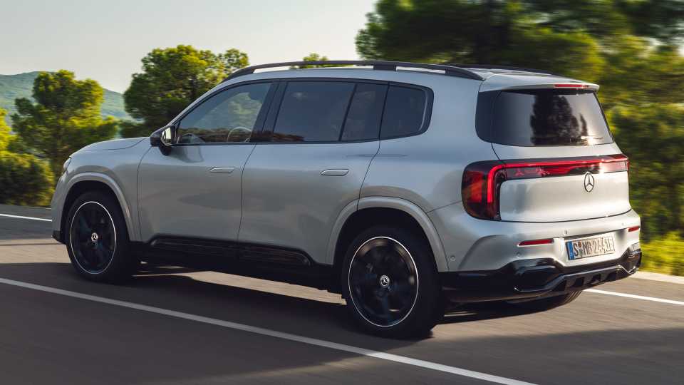 2027 Mercedes-Benz GLB Redesigned With Electric And Hybrid Power