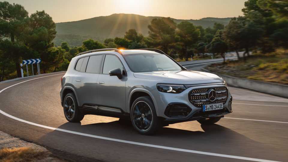 2027 Mercedes-Benz GLB Redesigned With Electric And Hybrid Power