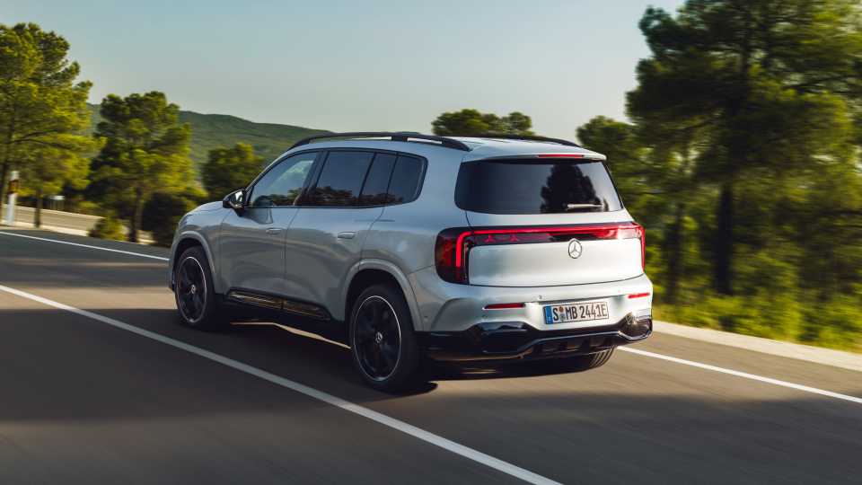 2027 Mercedes-Benz GLB Redesigned With Electric And Hybrid Power