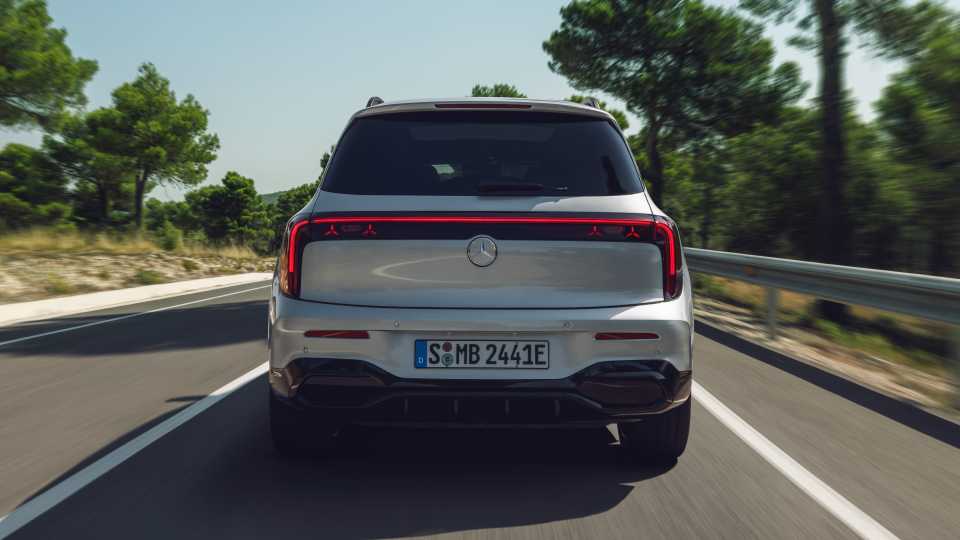 2027 Mercedes-Benz GLB Redesigned With Electric And Hybrid Power