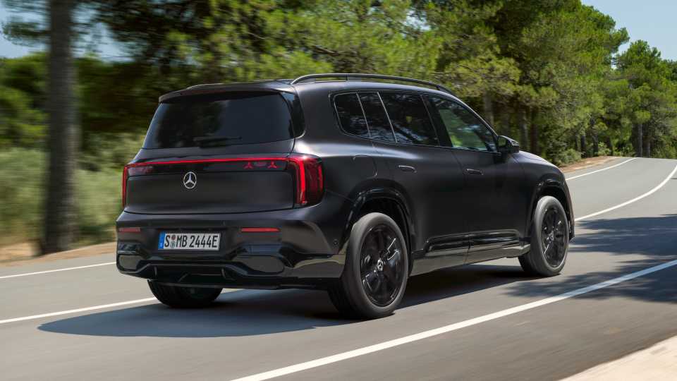 2027 Mercedes-Benz GLB Redesigned With Electric And Hybrid Power