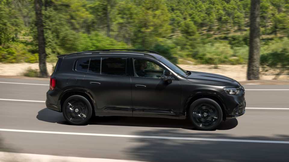 2027 Mercedes-Benz GLB Redesigned With Electric And Hybrid Power