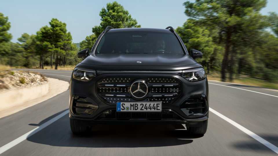 2027 Mercedes-Benz GLB Redesigned With Electric And Hybrid Power