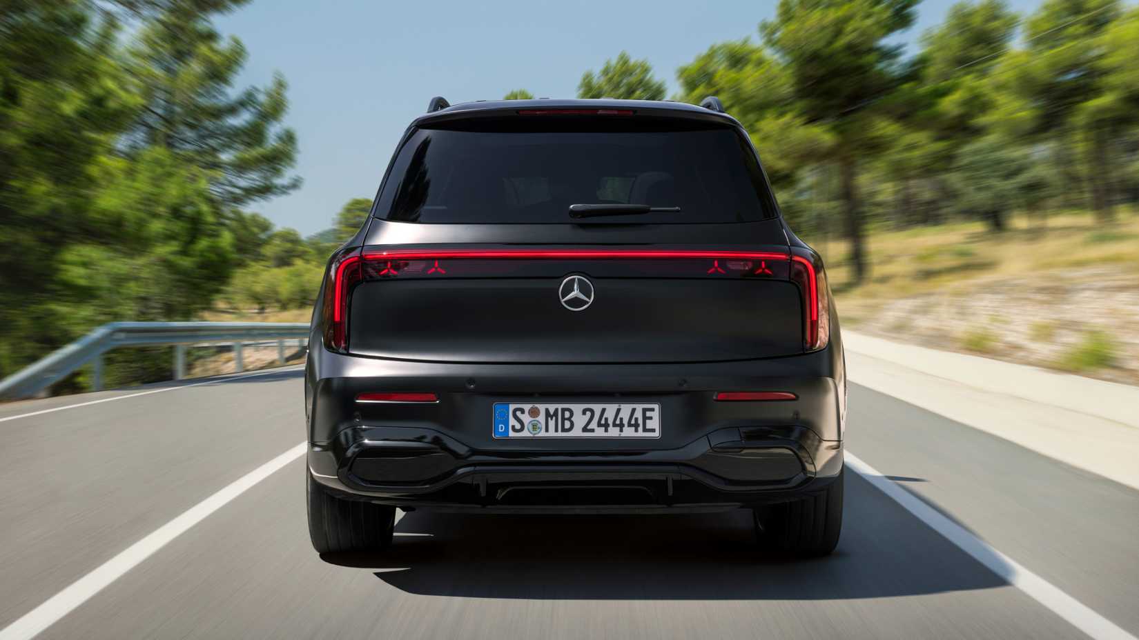 2027 Mercedes-Benz GLB-Class Interior And Exterior Gallery