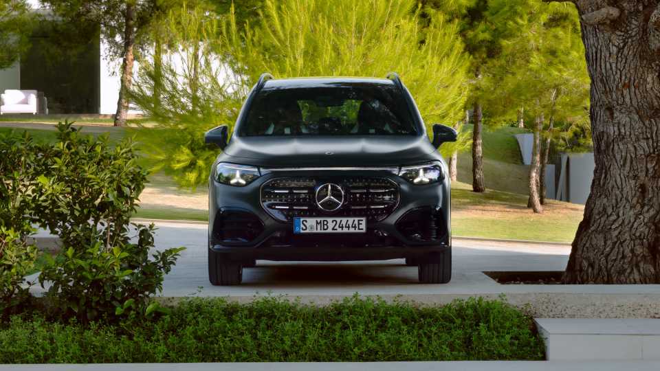 2027 Mercedes-Benz GLB Redesigned With Electric And Hybrid Power