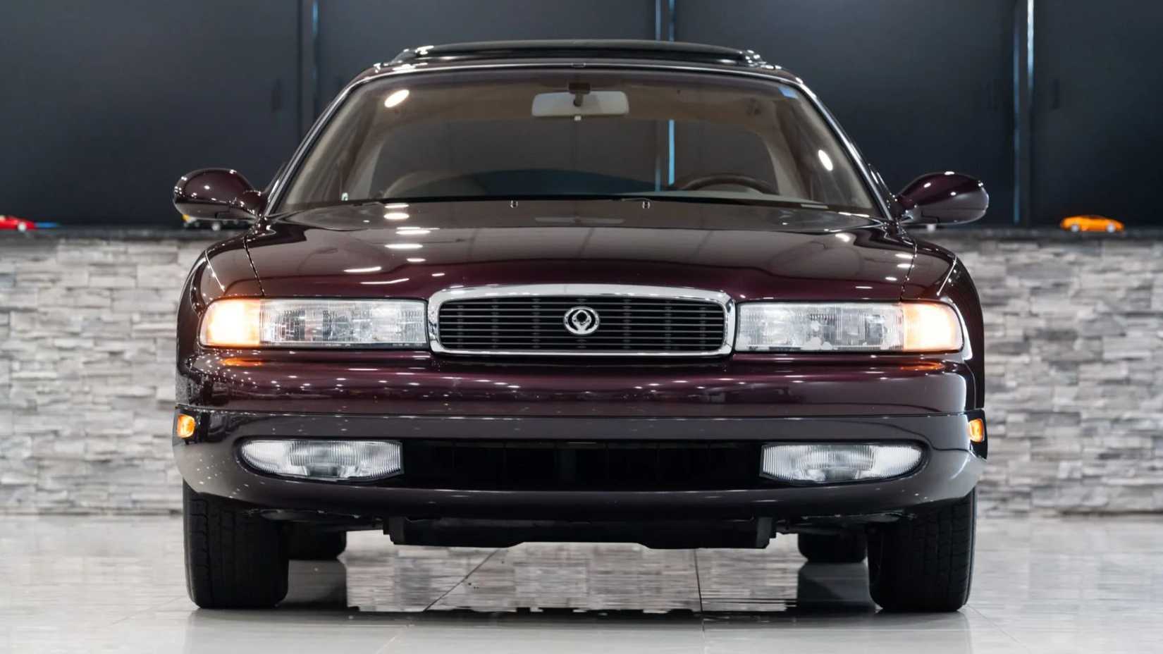 Mazda 929: The Overlooked Luxury Sedan of the 1990s