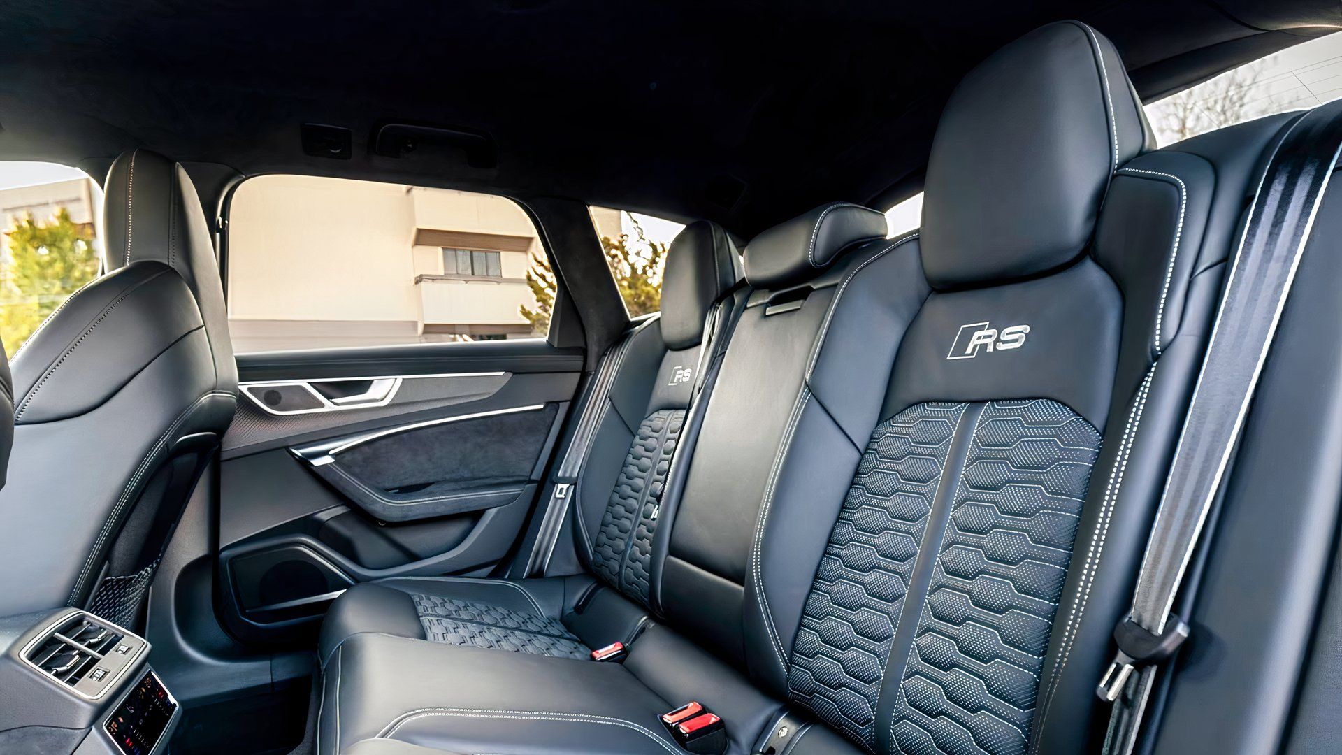 2026 Audi RS6 Avant Interior Photos