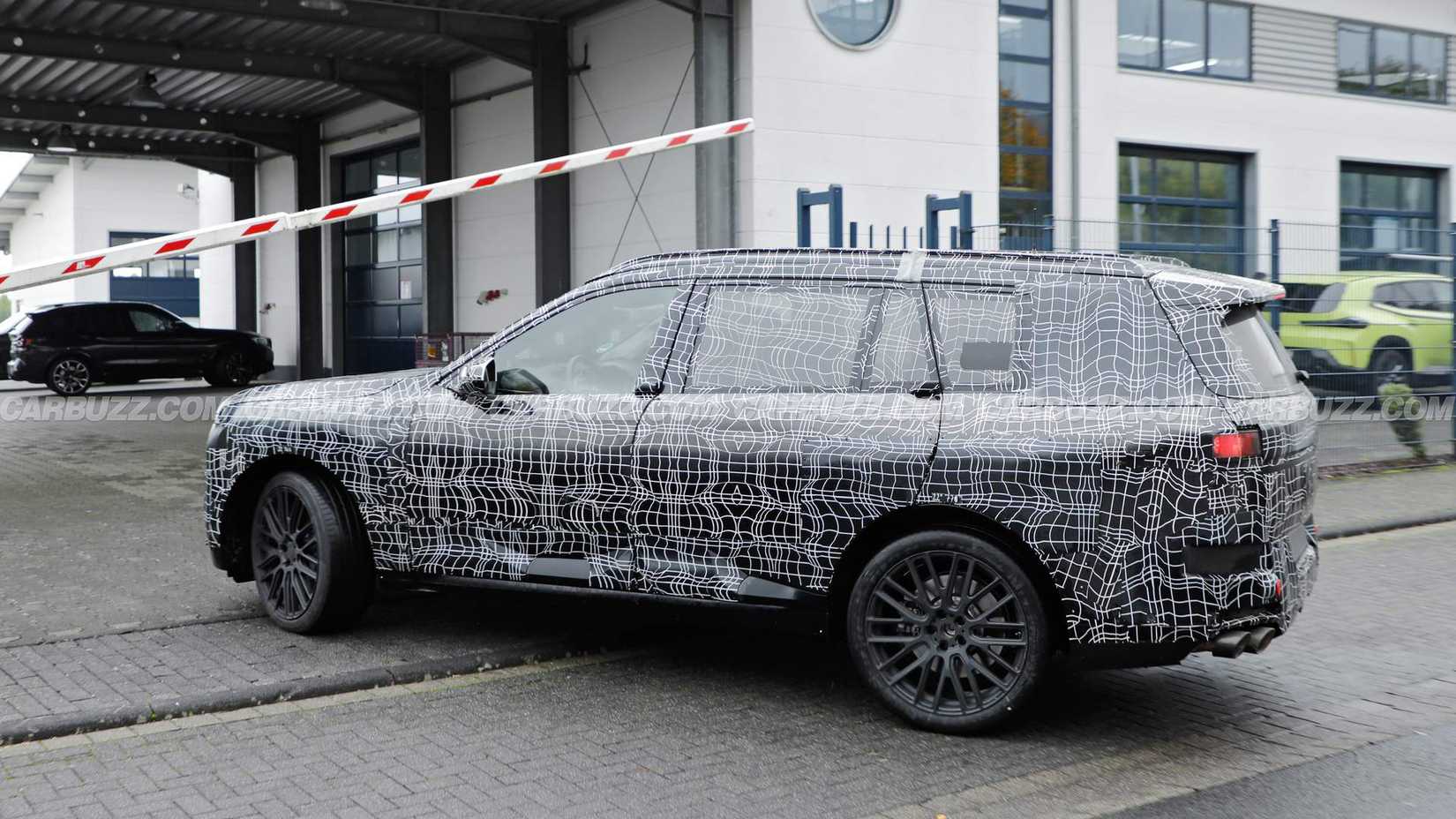 BMW X7 Prototype Spied With Big Old Grille And Neue Klasse Design Cues