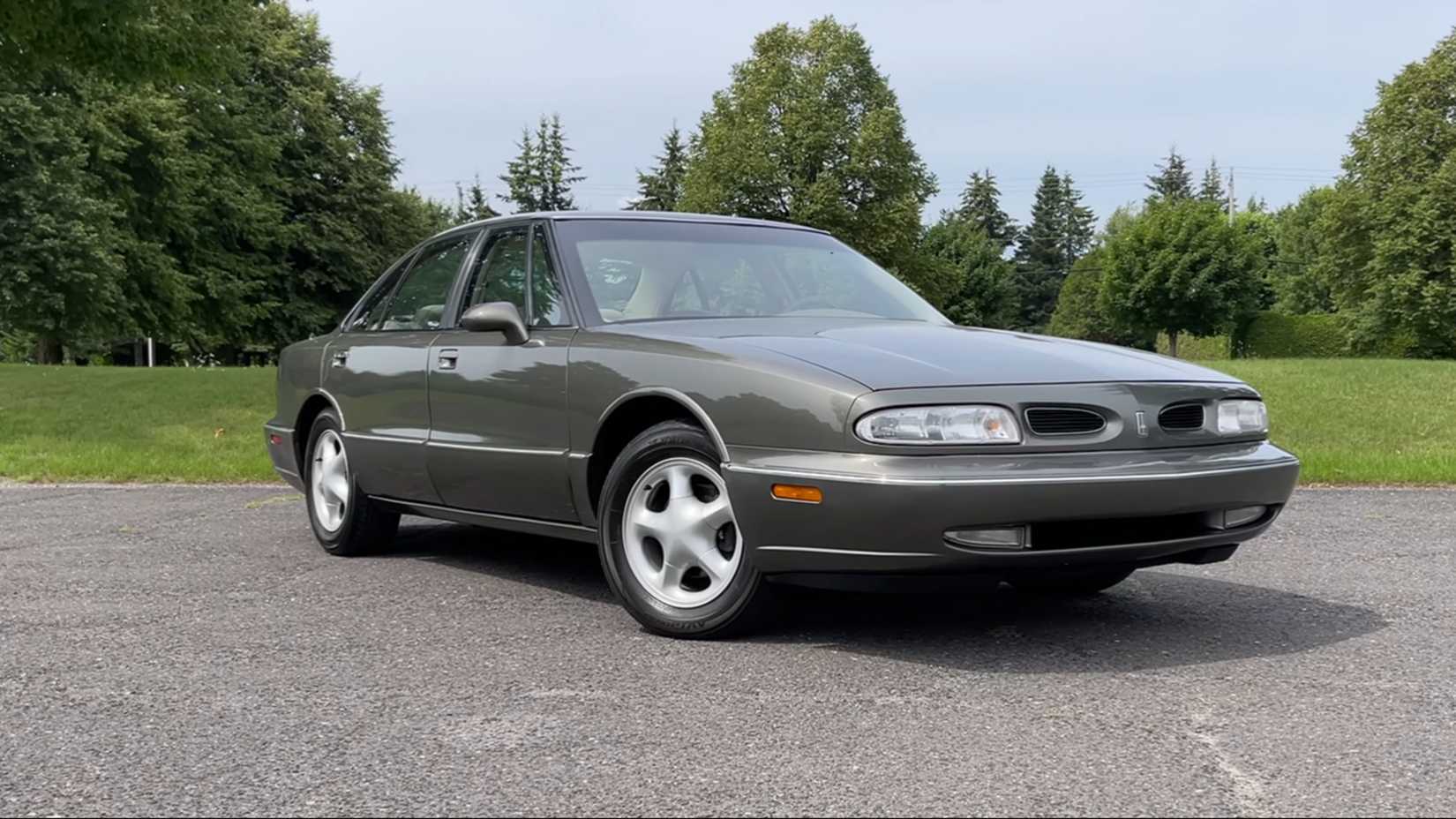 1996 oldsmobile 88 lss sedan 4d