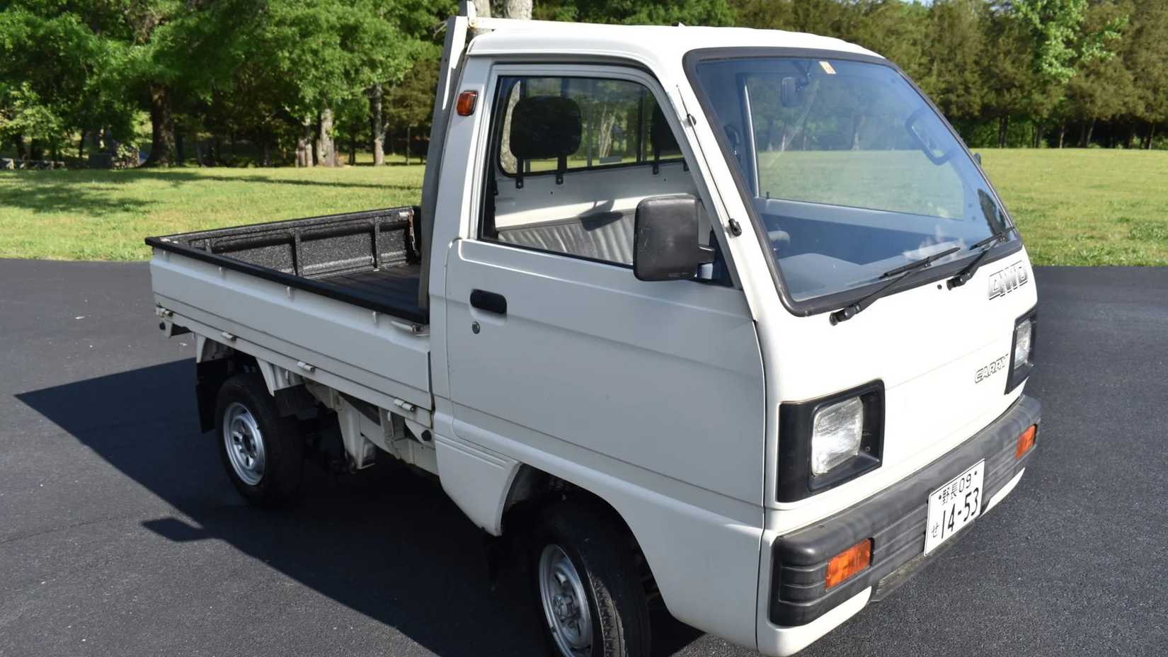 The Suzuki Carry Is A Farm-Friendly Kei Truck Which Americans Love