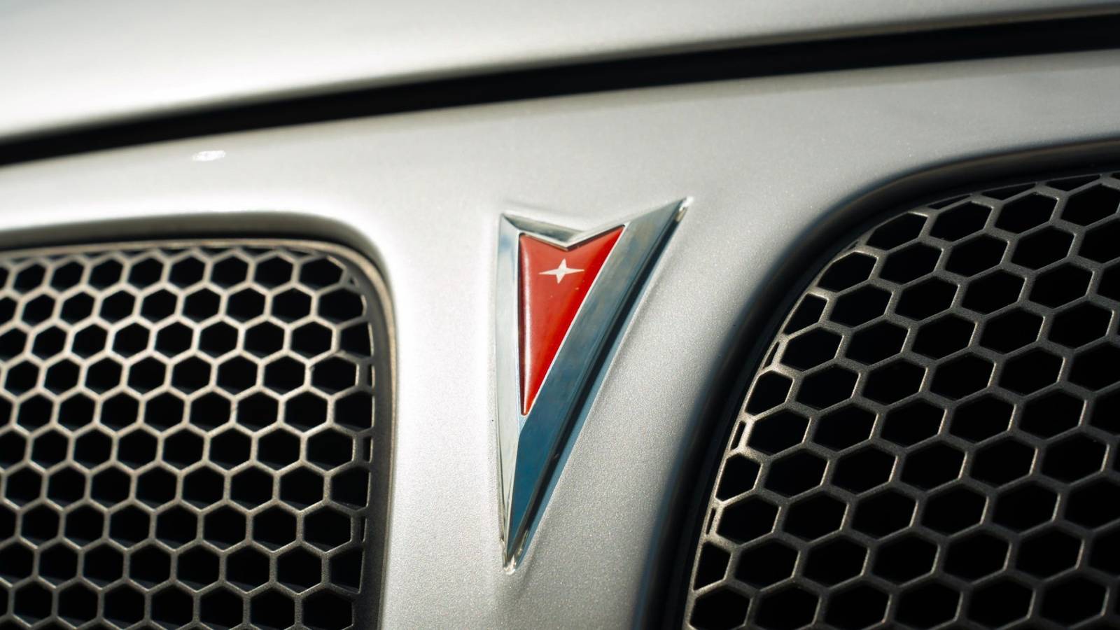 2004-2006 Pontiac GTO: The Fastest Muscle Car of the 2000s
