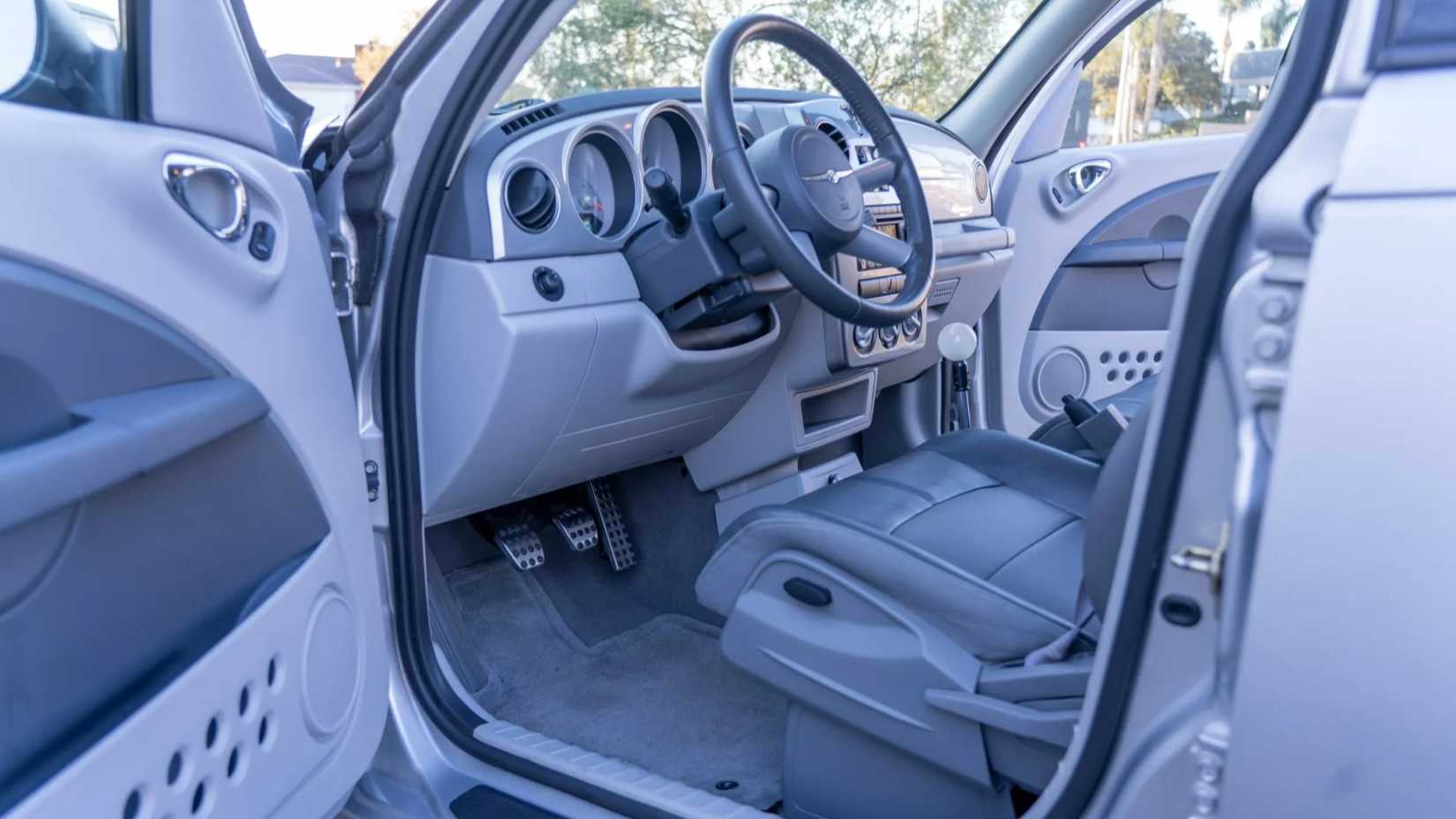 Chrysler PT Cruiser GT: The Turbocharged Nostalgic Hatchback