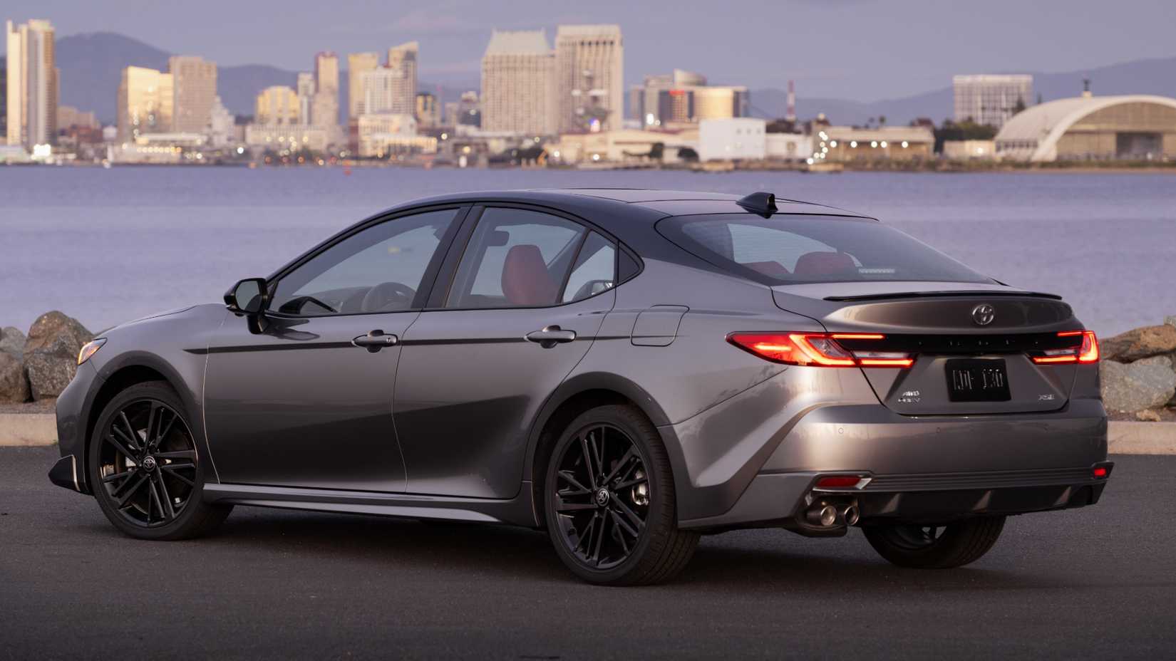 Buyer's Advice: A Fully-Loaded Top-Spec Toyota Camry Vs. The All-New ...