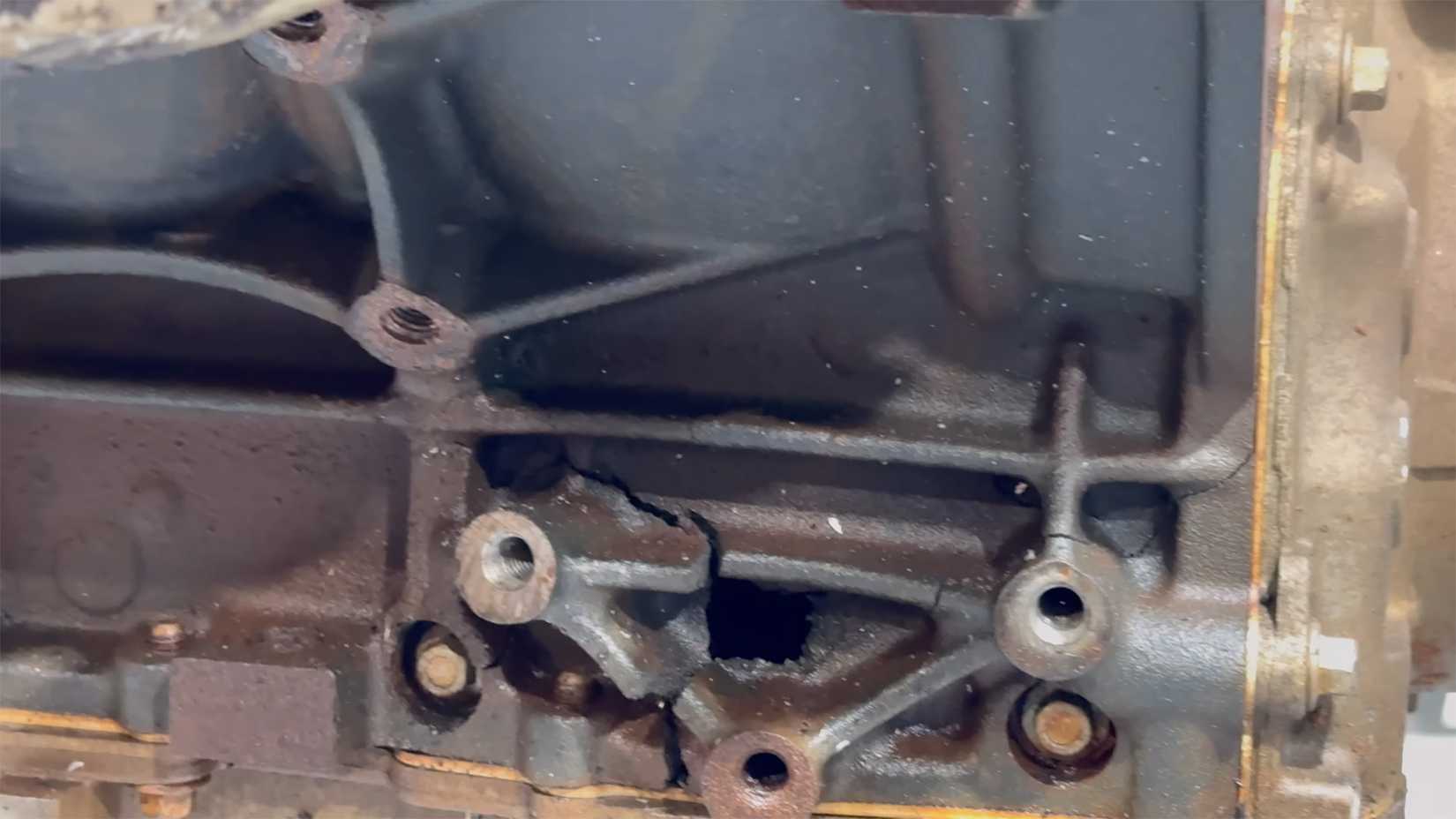 Wrecked Chevy 6.0-Liter V8 Engine Teardown Reveals Unbelievable Damage
