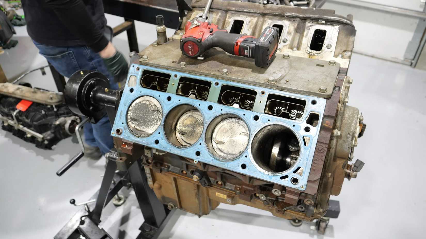 Wrecked Chevy 6.0-Liter V8 Engine Teardown Reveals Unbelievable Damage